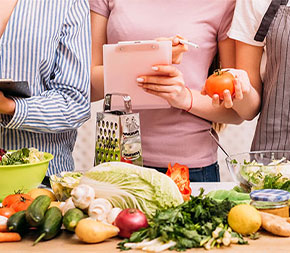 What Does a Nutritionist Do? (Specialties & Workplaces) | Natural Healers